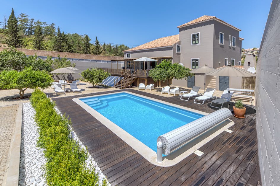 Property Details - Elegant Villa with Sumptuous Swimming Pool in the ...