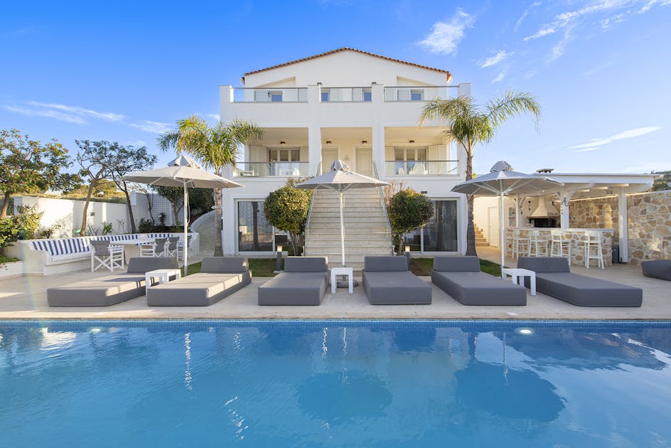 Property Details - Elegant Cretan Villa with Modern Interior | StayOne