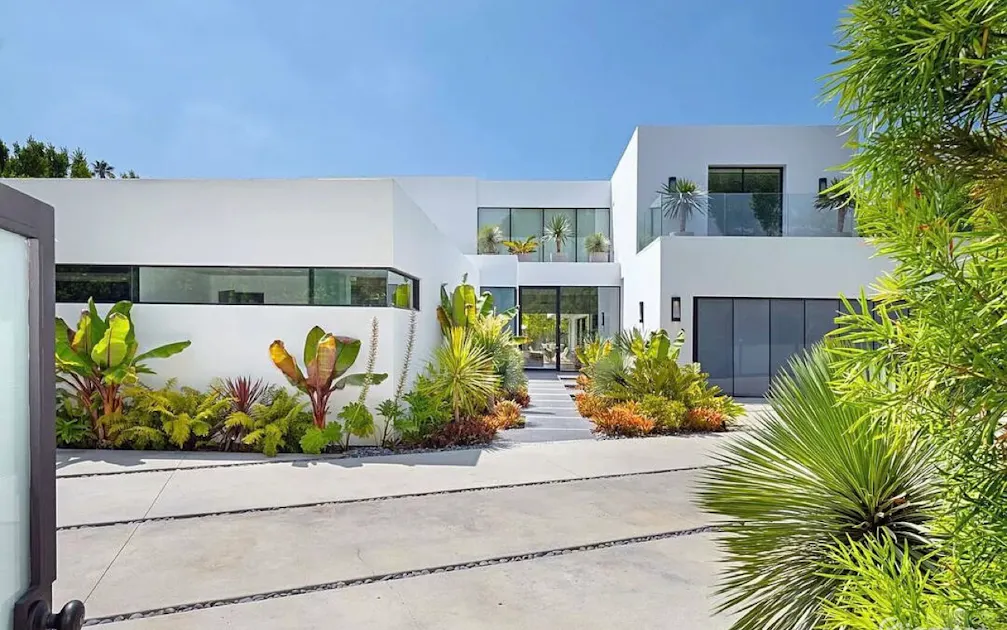 Property Details - Tropical Urban Paradise in the Heart of Beverly ...