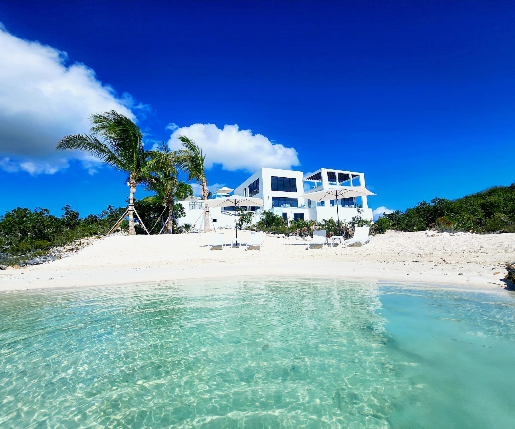 Property Details - Sensational Beachfront Masterpiece Boasting Dramatic ...