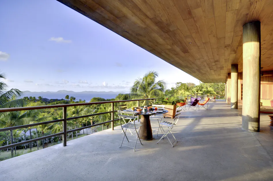 Property Details - Sweeping, Modern Villa Among Pristine Landscaped ...