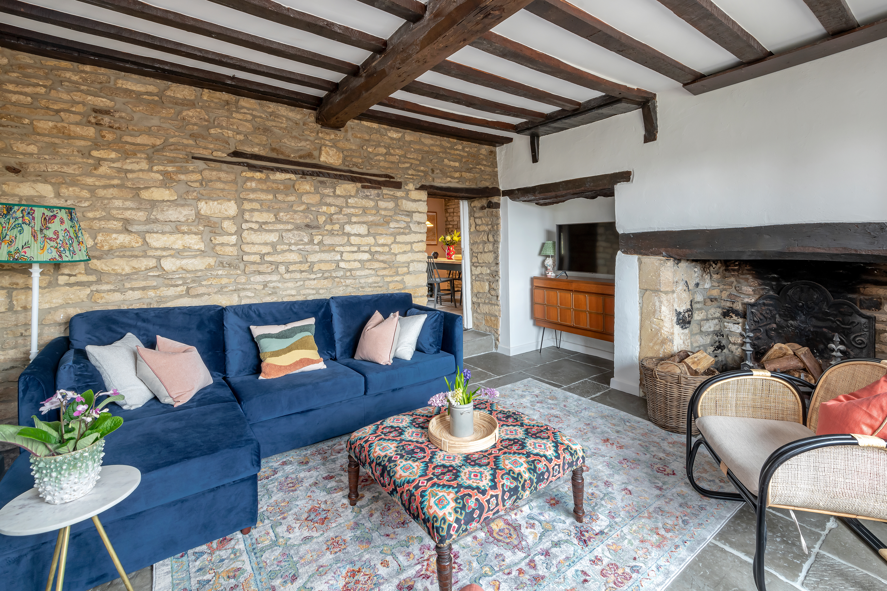 Property Details - Stylish & Cosy Restored Cotswold Cottage | StayOne