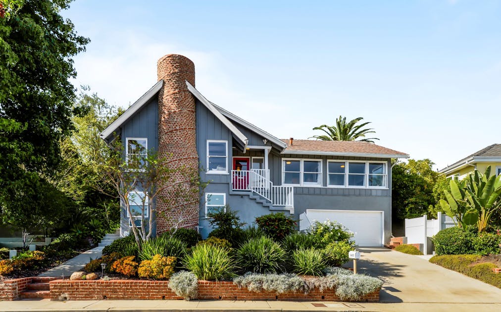 Property Details - Charming Family Home with Hot Tub & Ocean Views in ...