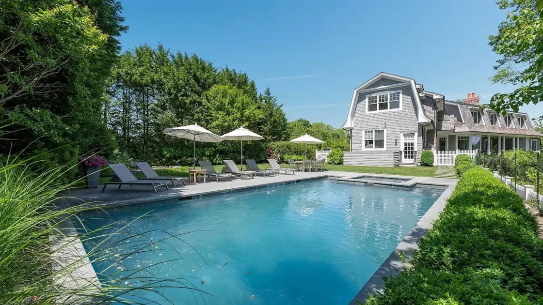 Property Details - Fabulous Dutch Colonial Waterfront Retreat in ...